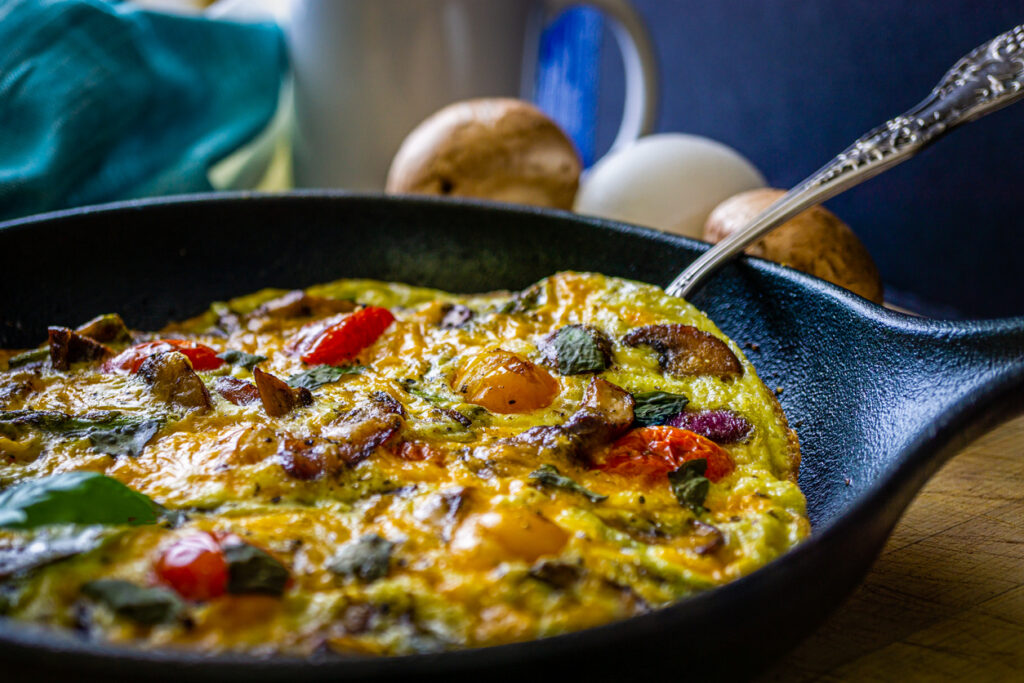 Omelete de forno com queijo e tomate | Growth Blog